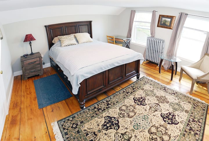 1 Bedroom, 2nd Floor Apartment - Portland, ME