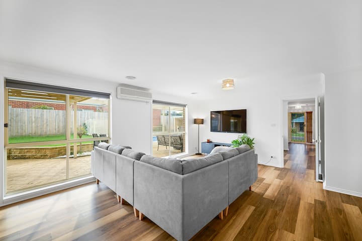 Highgrove Pool House - Ocean Grove