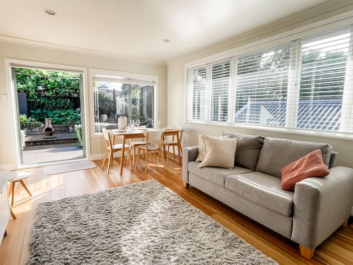 Onehunga Haven: Style & Location - Auckland