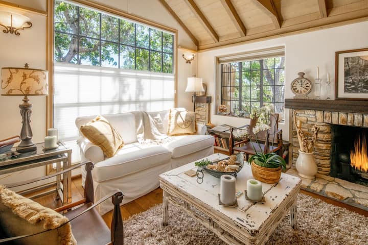 Fairytale Cottage, Steps To Downtown! 2bd / 2ba - Monterrey, CA