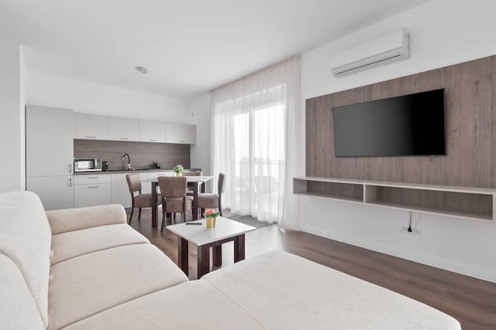 Lisabona Flat (Two Bedrooms, Two Bathrooms) - Oradea