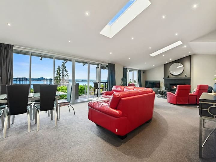 Lakeview Bliss - Acacia Bay - Stunning View - Taupō