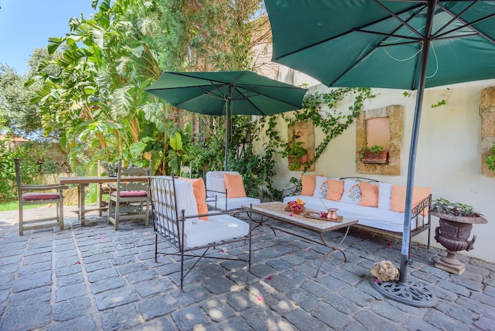 La Madrague’s 3-bedroom Villa W/ Garden In Batroun - Libanon