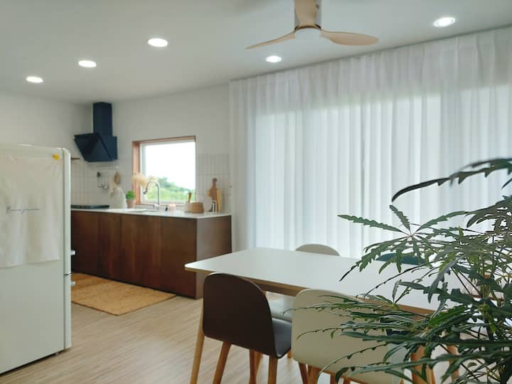 A Private Pension With A View Of The Ocean - Jeju-si