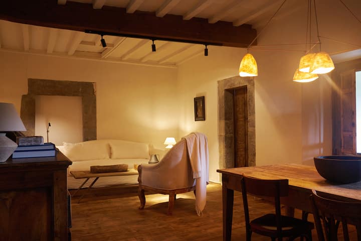 Solo Unique (Four People) - Mieres