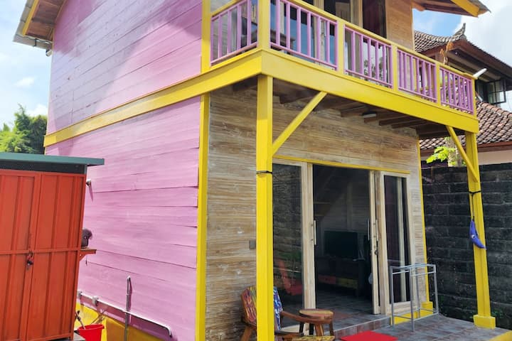 Tiny Wood Dream House Steps From The Beach - Pink - Denpasar