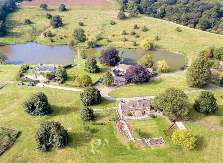 Private Estate | Sleeps 32 - Melton Mowbray