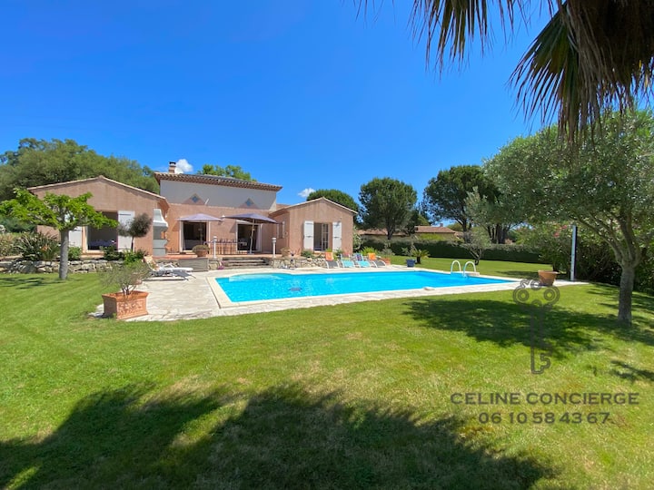 Villa Chris: Au Coeur Du Village - Le Plan-de-la-Tour