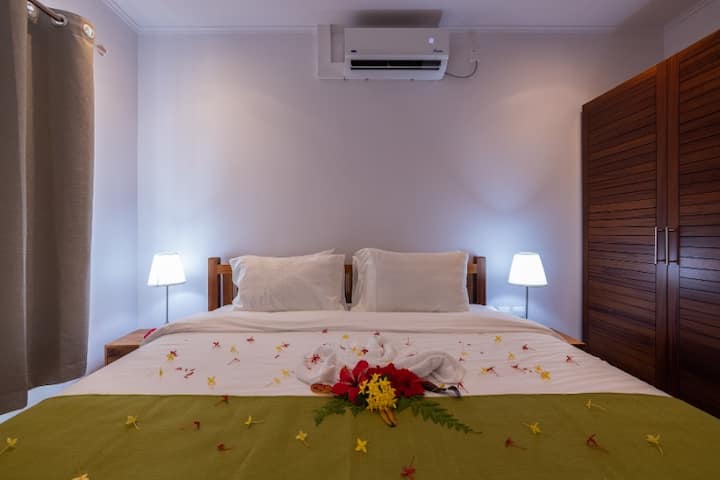 Apartment Deluxe Sea And Ocean View In Beau Vallon - Victoria