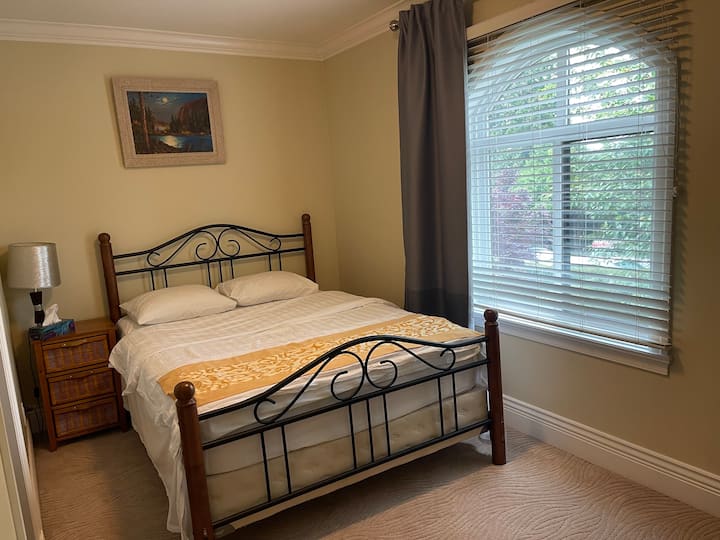 Private Bedroom Metrotown - Burnaby