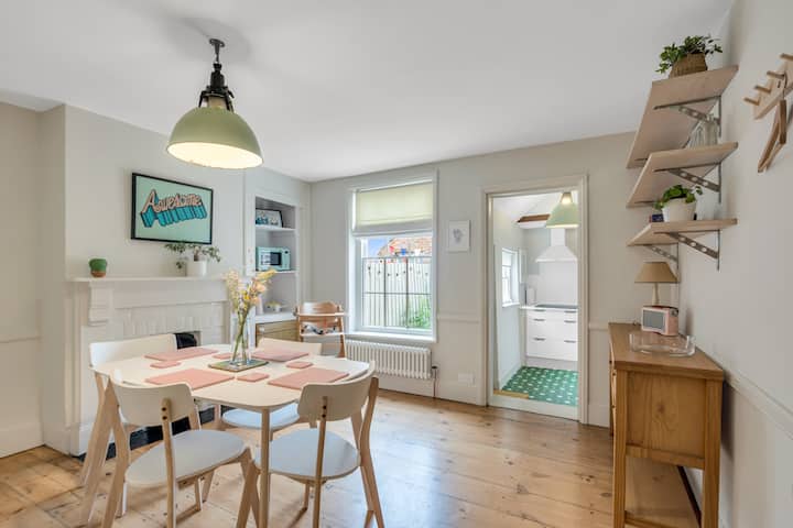 Stunning Georgian Cottage In The City - Canterbury