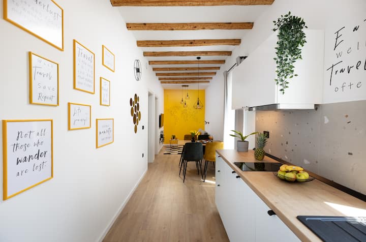 Two Bedroom Apartment In Old Town Split - Split