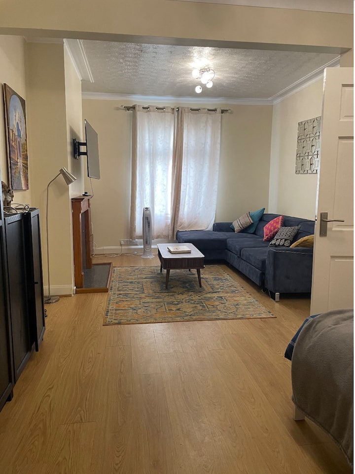 Shortlet Express, Grays 4 Bedroom House+3.5 Baths - Basildon