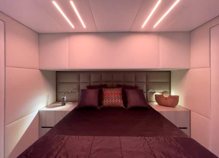 Notte Da Sogno Su Mega Yacht - Arzachena