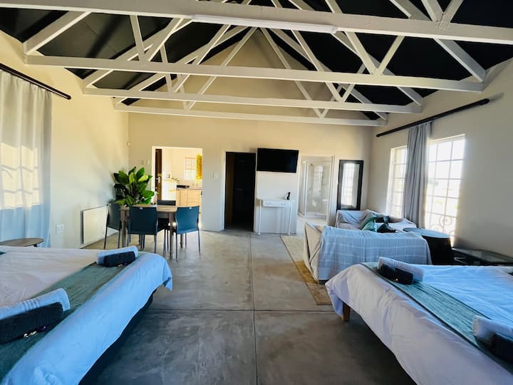 Canvas Loft – Shared Living For Up To 9 - Potchefstroom