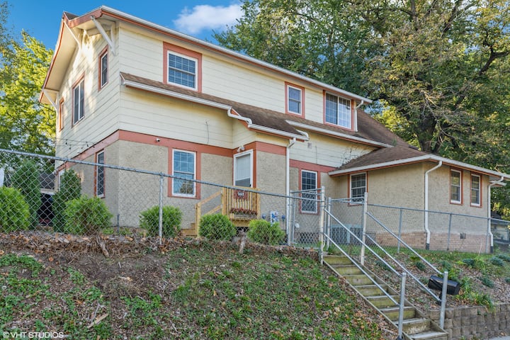 Little House On The Hill - Des Moines, IA