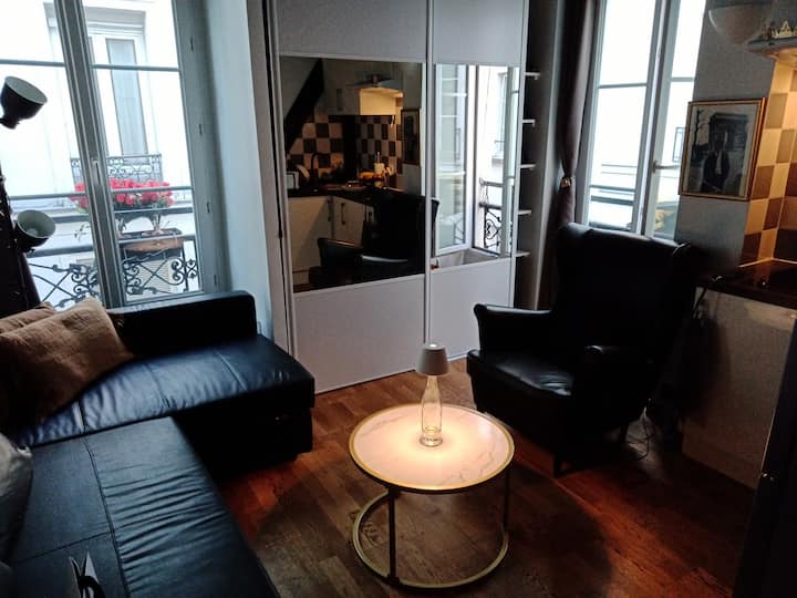 Parisian Charm In Saint-germain-des-près - Paris