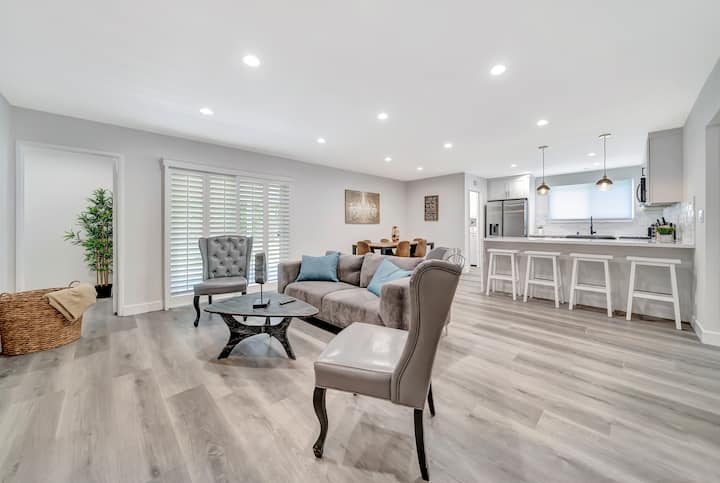 Beautiful House W/2 King Beds & Jacuzzi! - Calabasas