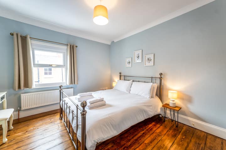 Quaint Home With Log Burner In Peaceful Cul-de-sac - Shrewsbury