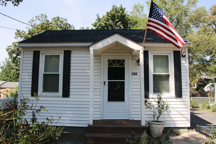 The Cottage By The Marina
30 Mins Fr Philadelphia - Bensalem, PA