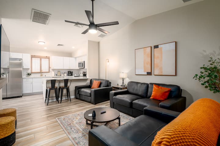 Central Tucson Remodeled Townhome - Tucson
