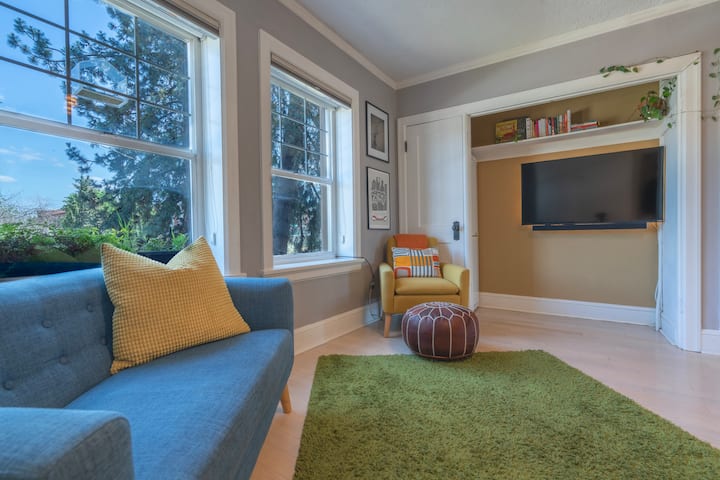 Vintage Charm & Modern Appeal In Downtown Nw - Portland, OR