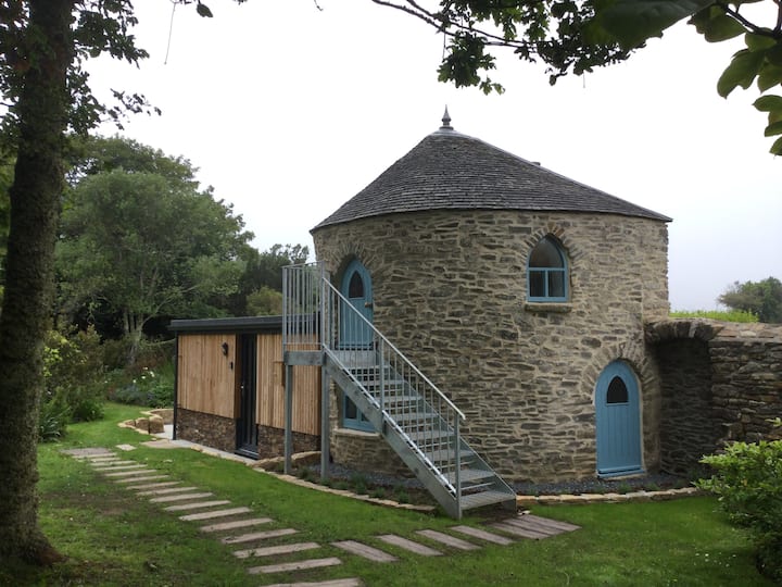 Historical Secluded Roundhouse - Helston