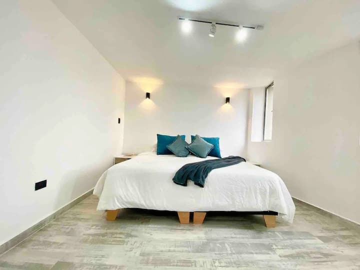 A 150m Del Parque El Poblado - Medellín