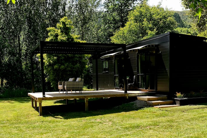 Private Country Cottage - Paekākāriki