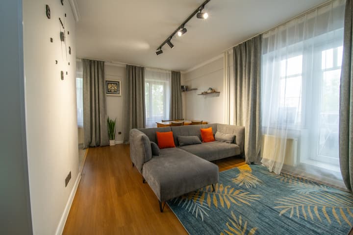 Spacious 3-bedroom Apartment - 몽골