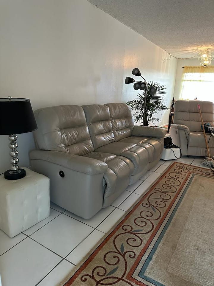 L N J's Airbnb. - Plantation