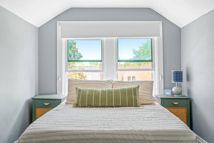 Cute & Convenient – 2br Near O’hare & Norwood Park - Chicago O'Hare Airport (ORD)
