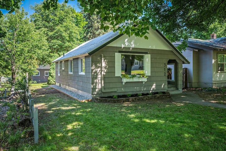 Comfortable Bungalow Near It All - Coeur d'Alene, ID