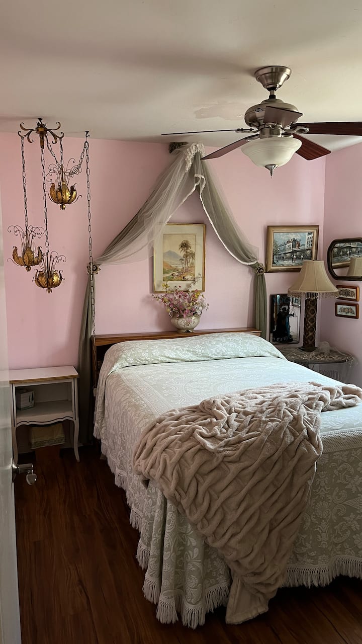 Vintage Romantic Oasis - Lakeside, CA