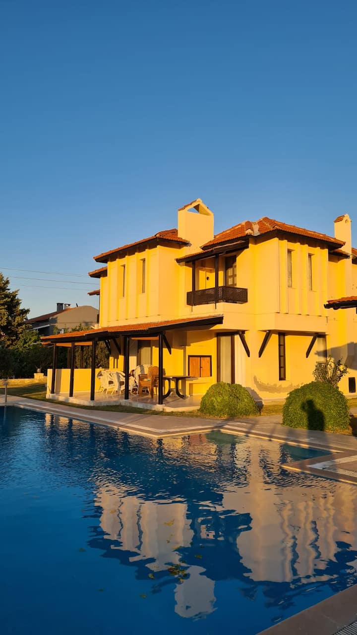 Aileye Uygun Villa - Ildır
