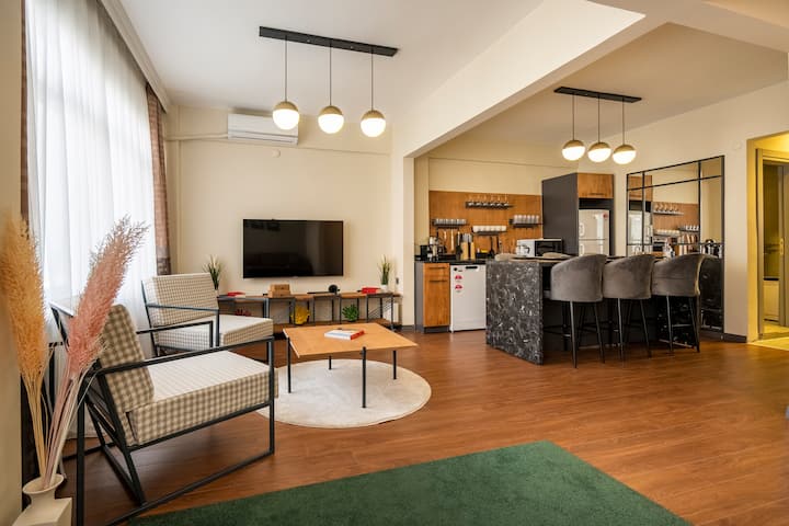Central 2bedroom With Jacuzzi - Istanbul