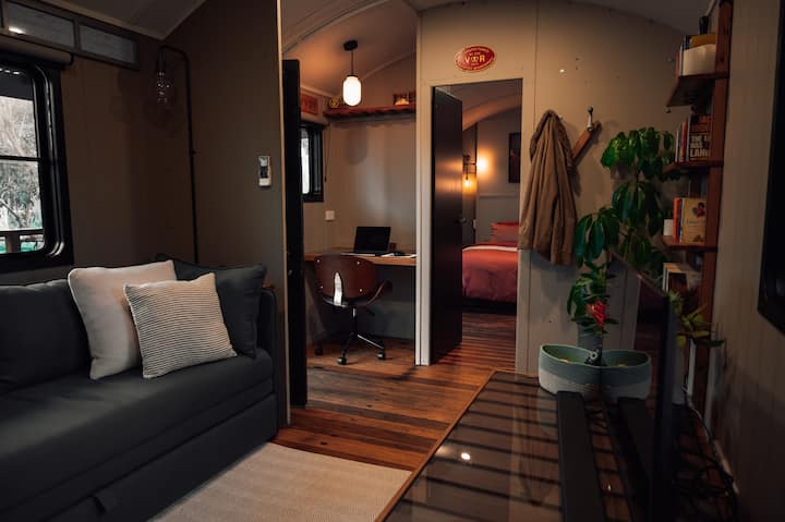 Unique Railway Retreat - Avenel