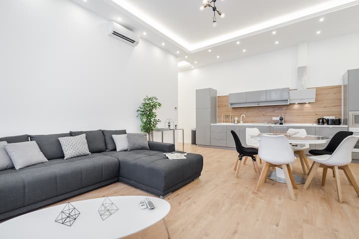Huge Double Flat Downtown - Budapest