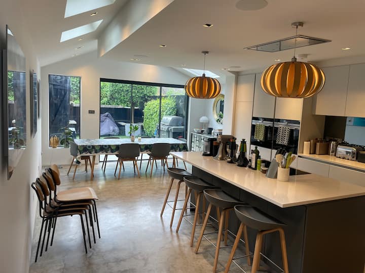 Modern & Spacious House In Battersea Sw11 - Battersea - London