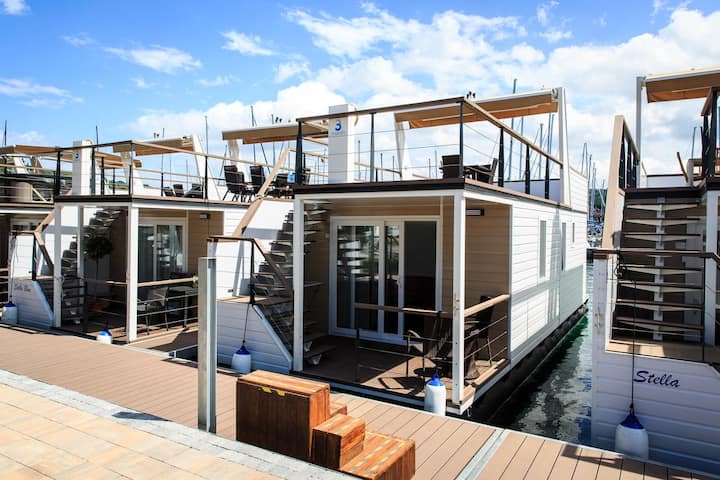 Floating House Sea Queen - 피란