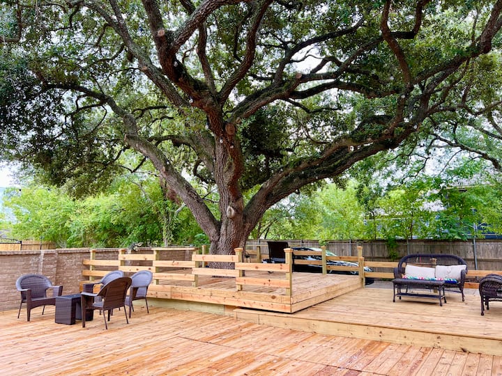 Private Pool/21 Beds/beautiful Yard - Houston, TX