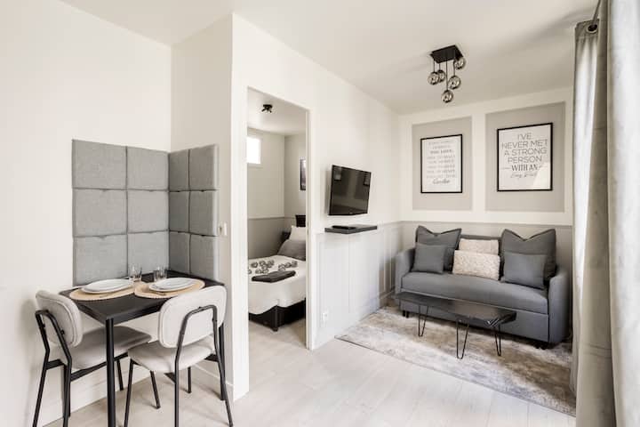 Petit Refuge Cosy Calme A Deux Pas De Montmartre - Paris