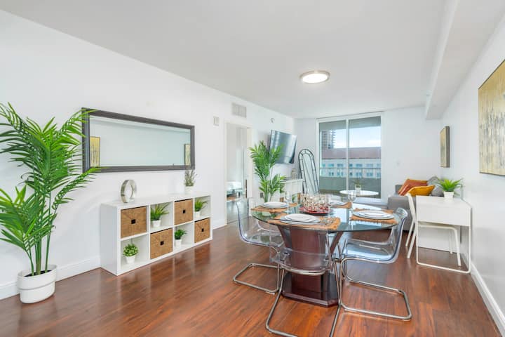 Amazing 2br Apt @Brickell, Free Parking. - Miami, FL