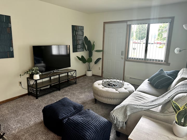 Private Entrance Apt Close To Dt No.1 - Madison, WI