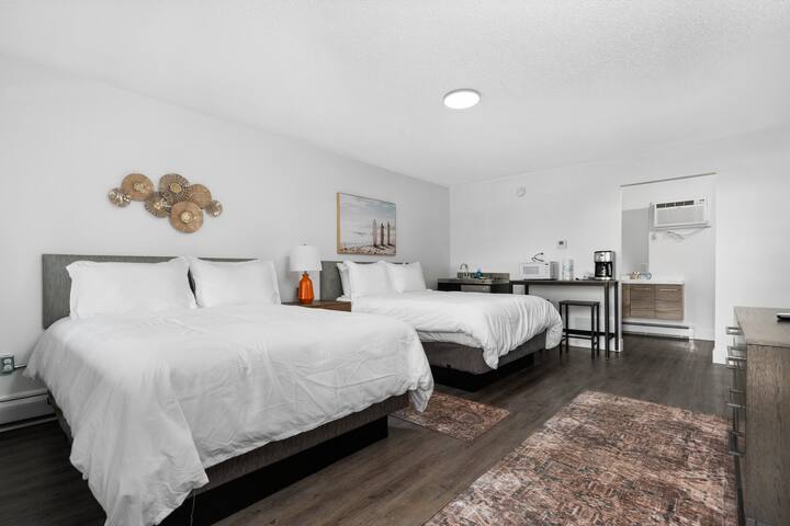 Peninsula One Apartments Unit 17 - Traverse City, MI