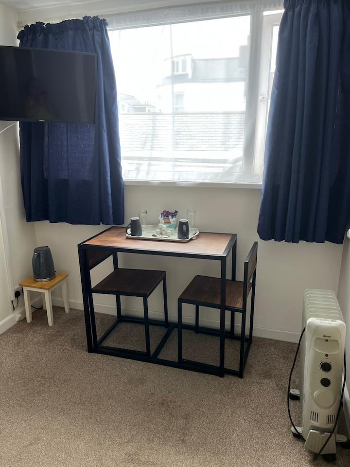 Standard Twin Room - Guernsey