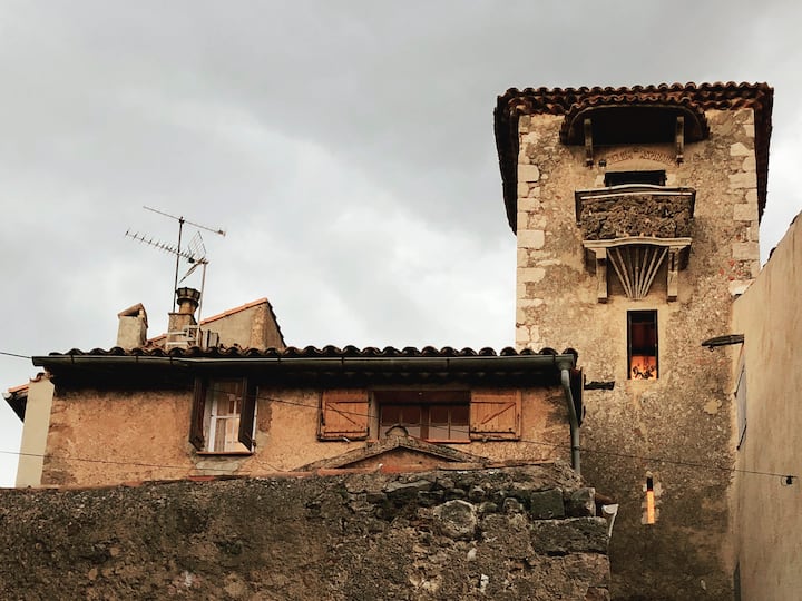 Slottstornet I Aups - Aups