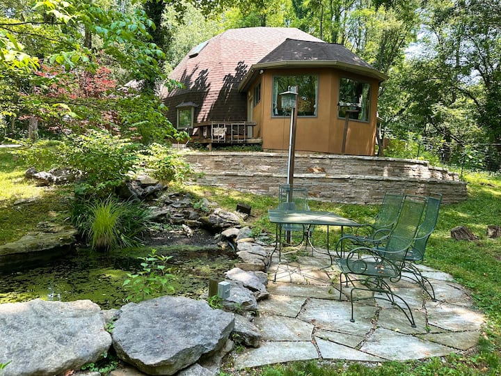 Enchanting Dome Home - In Town And In Nature! - Bloomington, IN