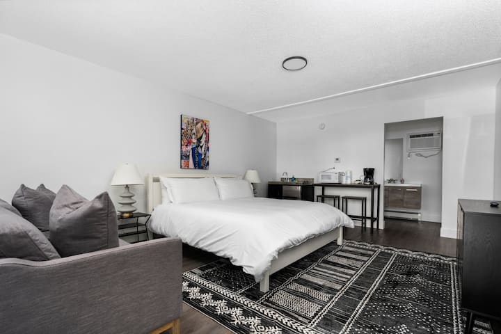 Peninsula One Apartments Unit 15 - Traverse City