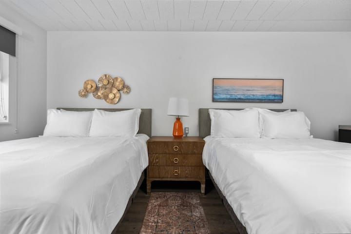Peninsula One Apartments Unit 7 - Traverse City, MI